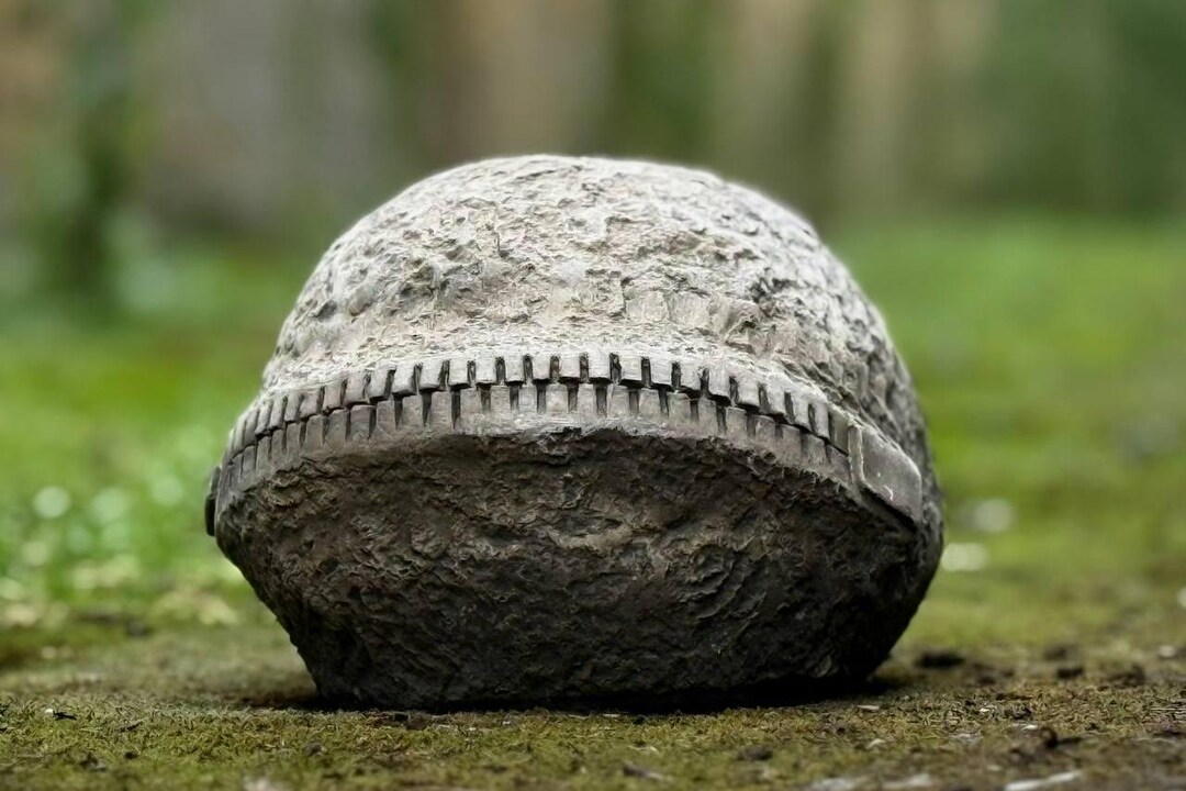 Concrete Alien Egg Sculpture Handcrafted Garden Decoration Unique ...