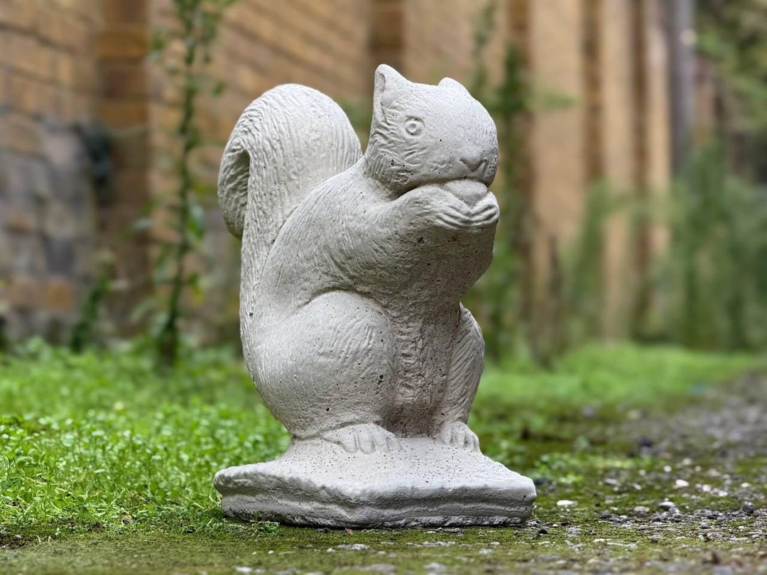 Stone Garden Squirrel Statue Concrete Animal With Pinecone Figurine ...