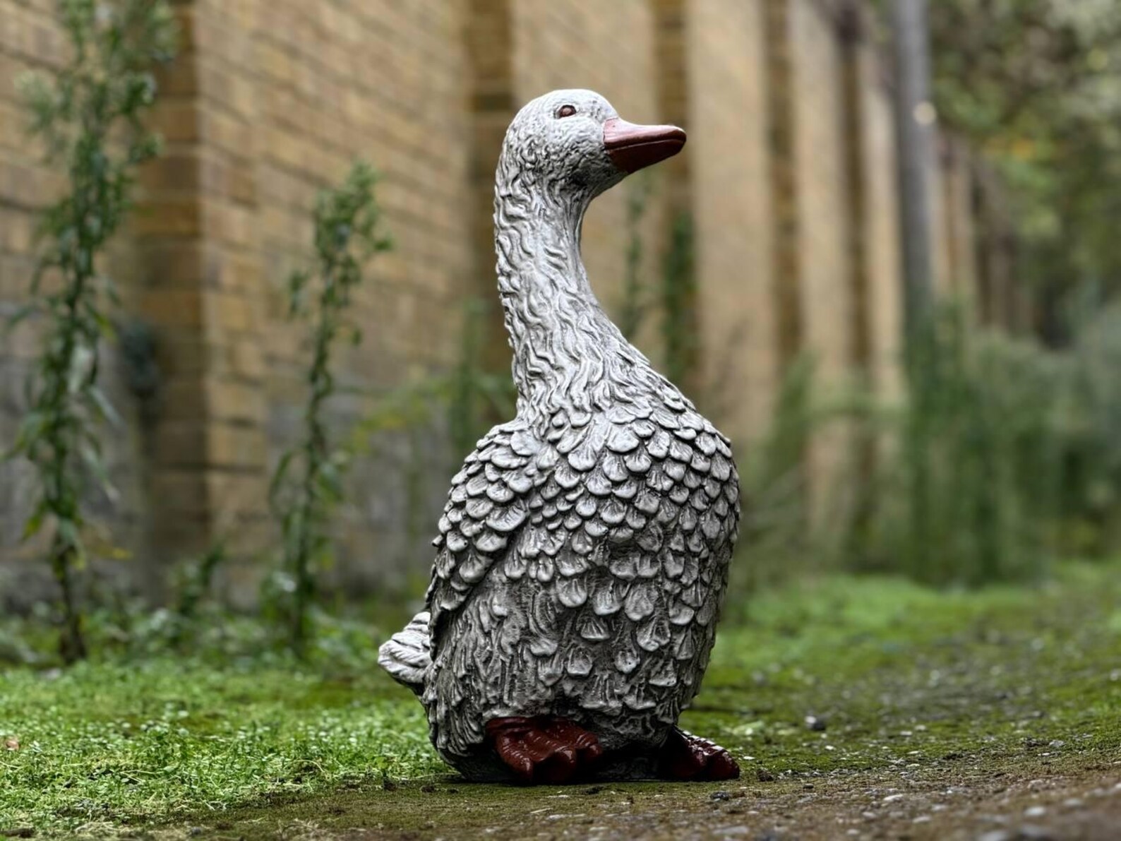 Outdoor Goose Figurine Stone Sitting Goose Decor Concrete Duck Figurine ...