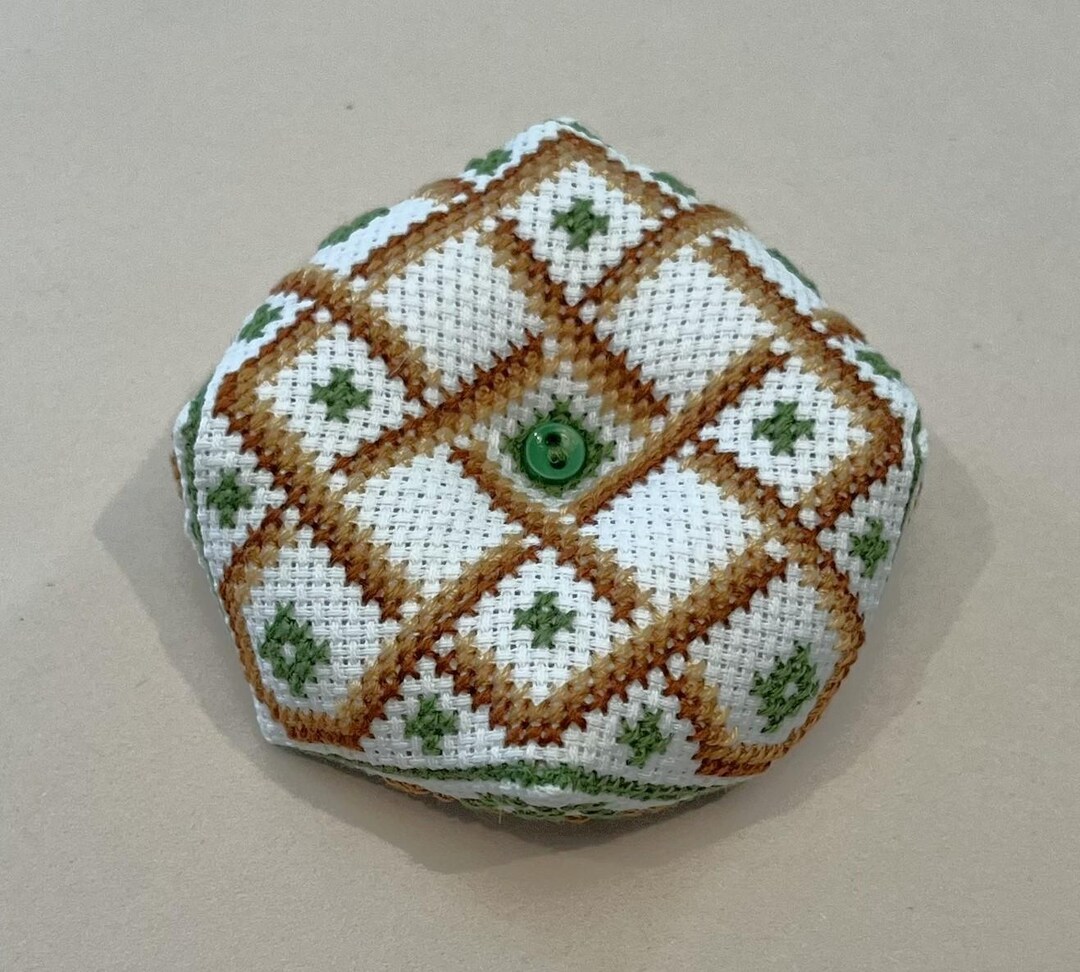 Small Celtic Knot Biscornu Cross Stitch Pattern - Etsy