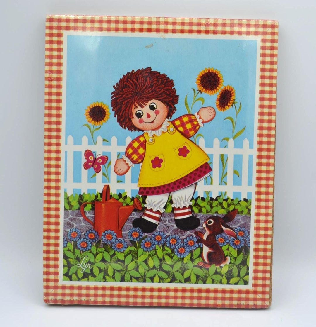 Vintage Raggedy Ann Wall Hanging: 1970s Garden Scene Lithograph - Etsy