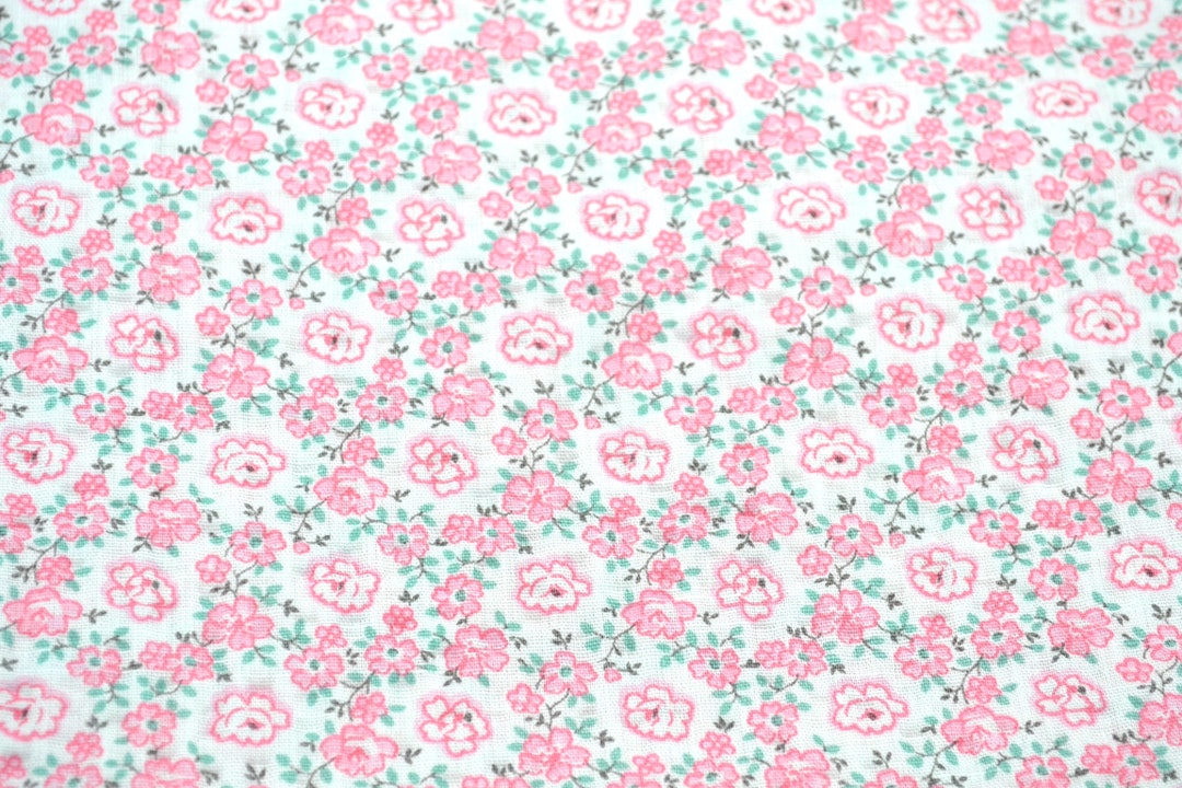 Vintage Fabric - Small Pink Flowers Roses on White - Subtle Seersucker ...