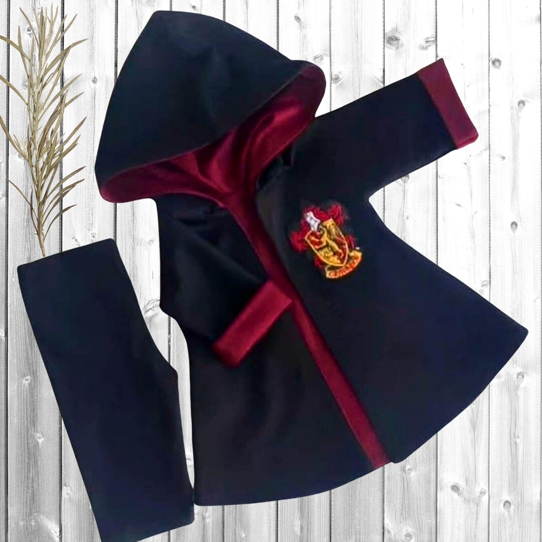 Harry Potter Harry Potter Cloaked Gryffindor Costume Harry Potter Cloak ...