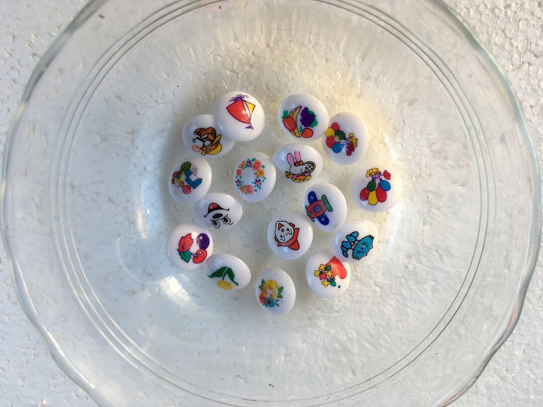 16 Children's Painted Buttons / Vintage Playful Themed Shank Buttons - Etsy