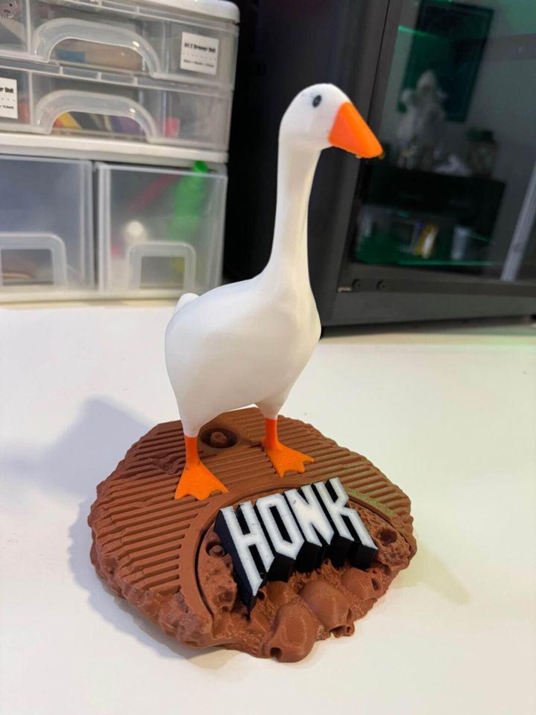 Untitled Goose: Honk Statue Large Statue of the Entitled/untitled Goose ...