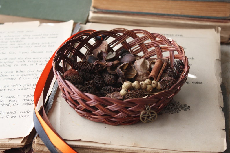 Samhain Offering Basket All Hallow's Eve | Etsy