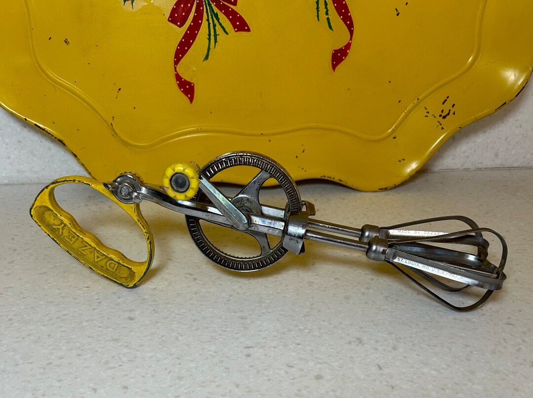 Vintage Dazey Yellow Hand Mixer - Etsy
