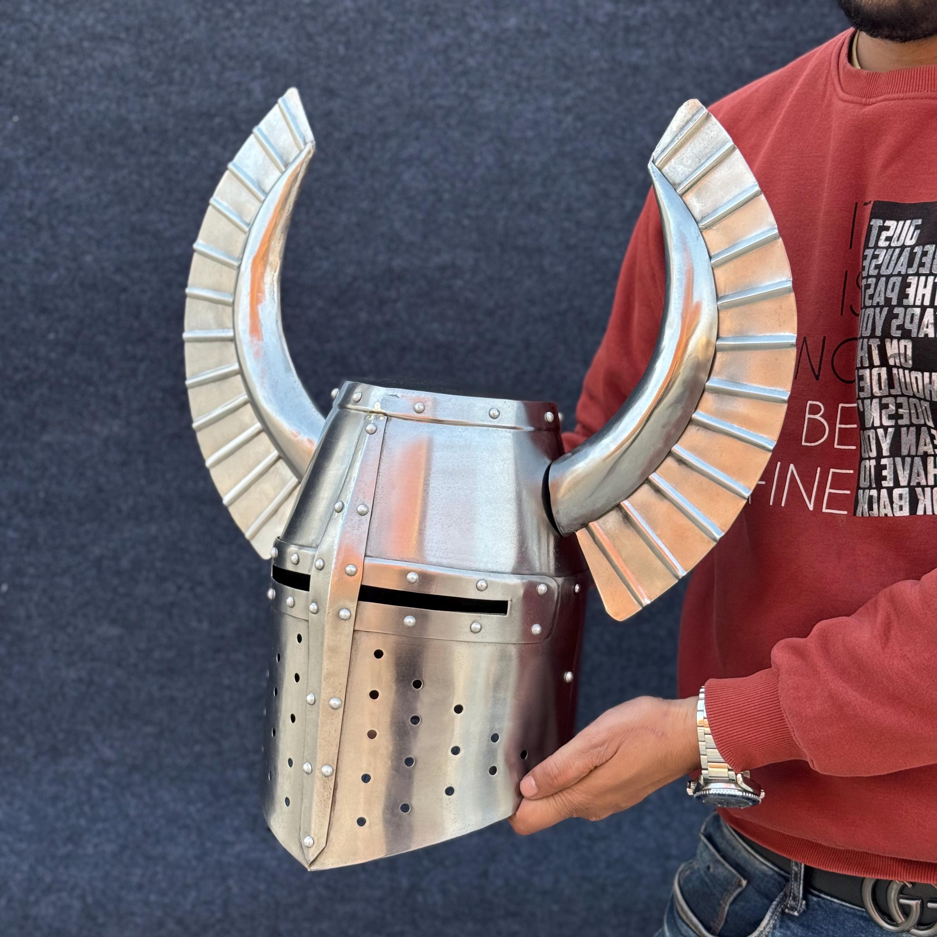 Medieval Horned Teutonic Knight - Reenactment Great Helmet - Medieval ...