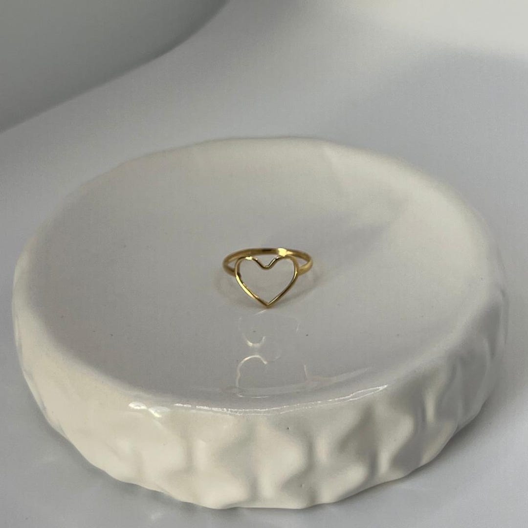 18K Solid Gold Heart Outline Ring, Minimalist Symbol of Love, Elegant ...