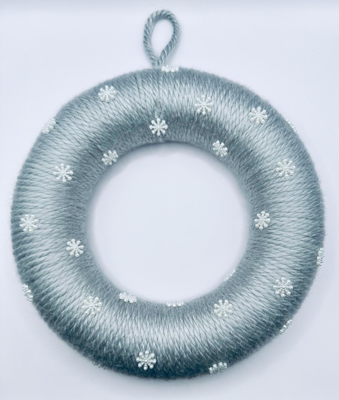 Handmade Grey Yarn Snowflake Wreath: Christmas Winter Decoration - Etsy