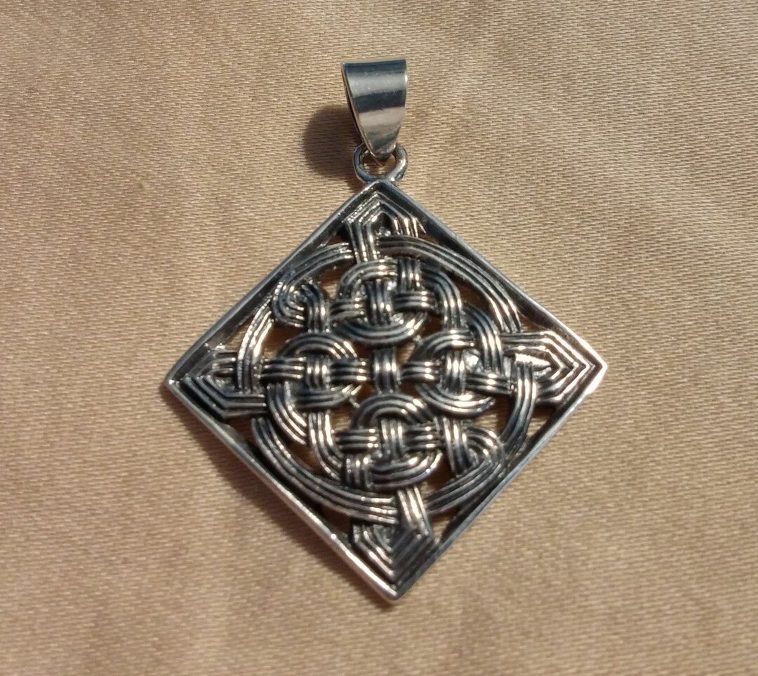 Sterling Silver Irish Celtic Knot Weave Pendant - Etsy