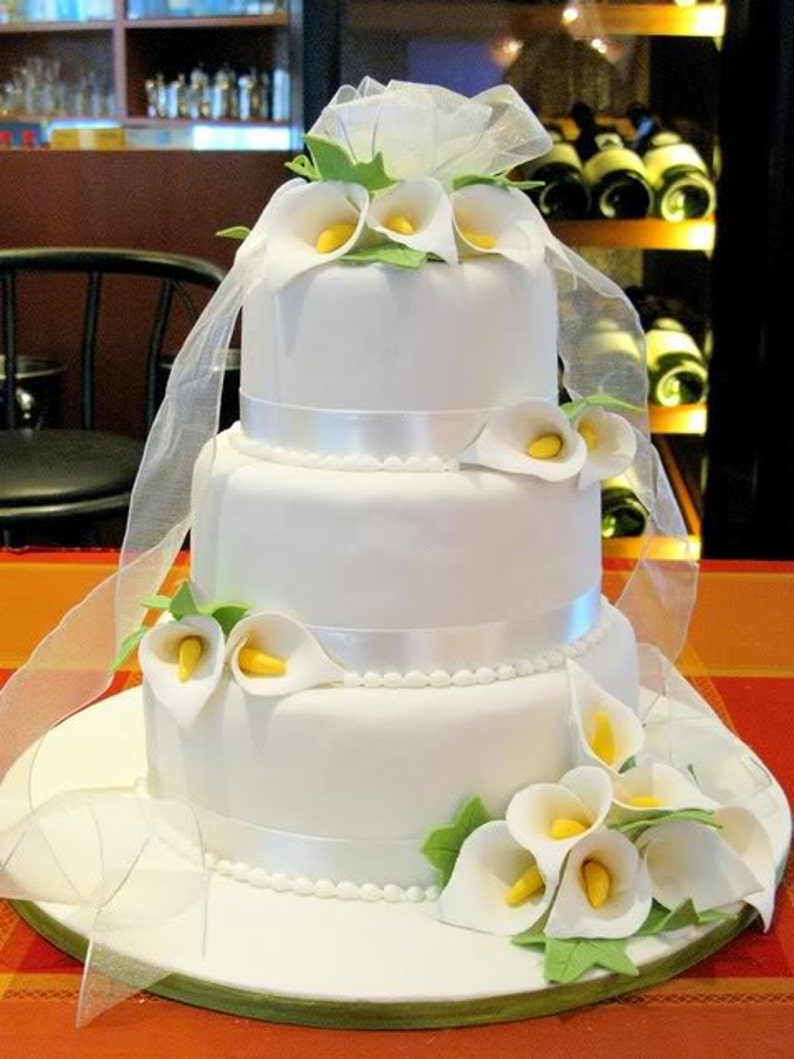 Calla Lily Gum Paste Flower Single for Weddings and Cake Decorating - Etsy