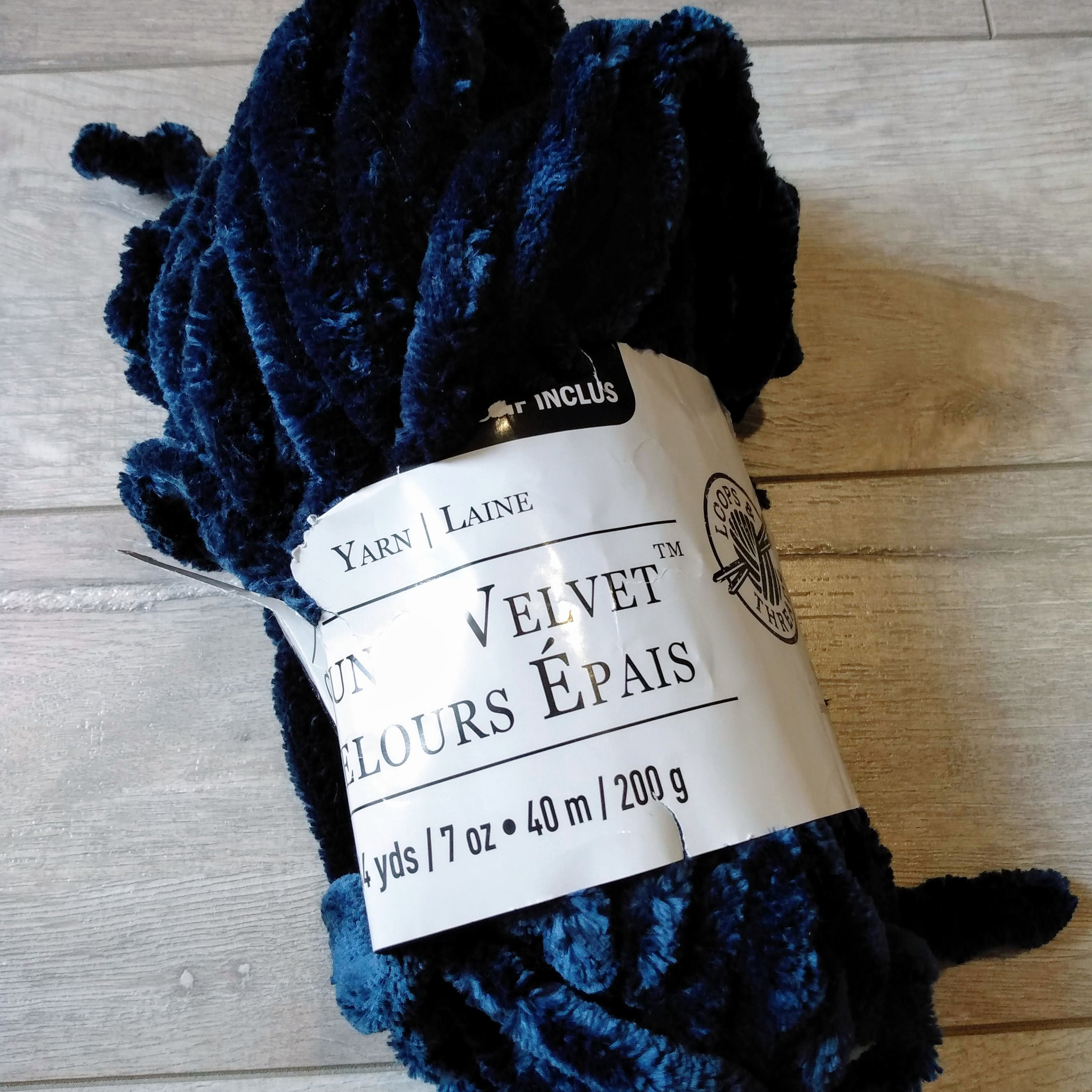 Loops & Threads Chunky Velvet Yarn ~ WHITE ~ New ~ Free Shipping ...