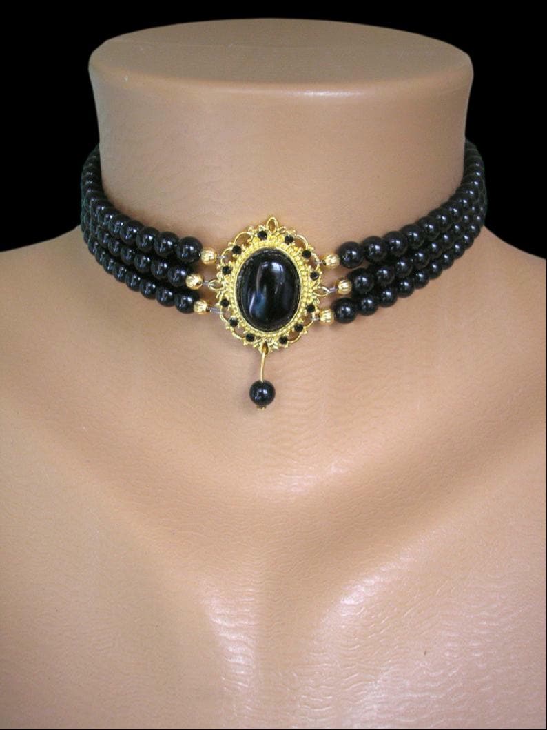 Black choker set store