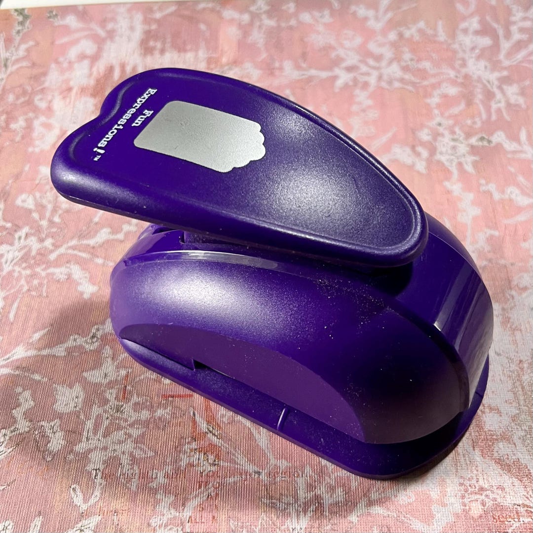 Single TAG Paper Punch DESTASH - Fun Expressions Scalloped Top 1.25 X 2 ...