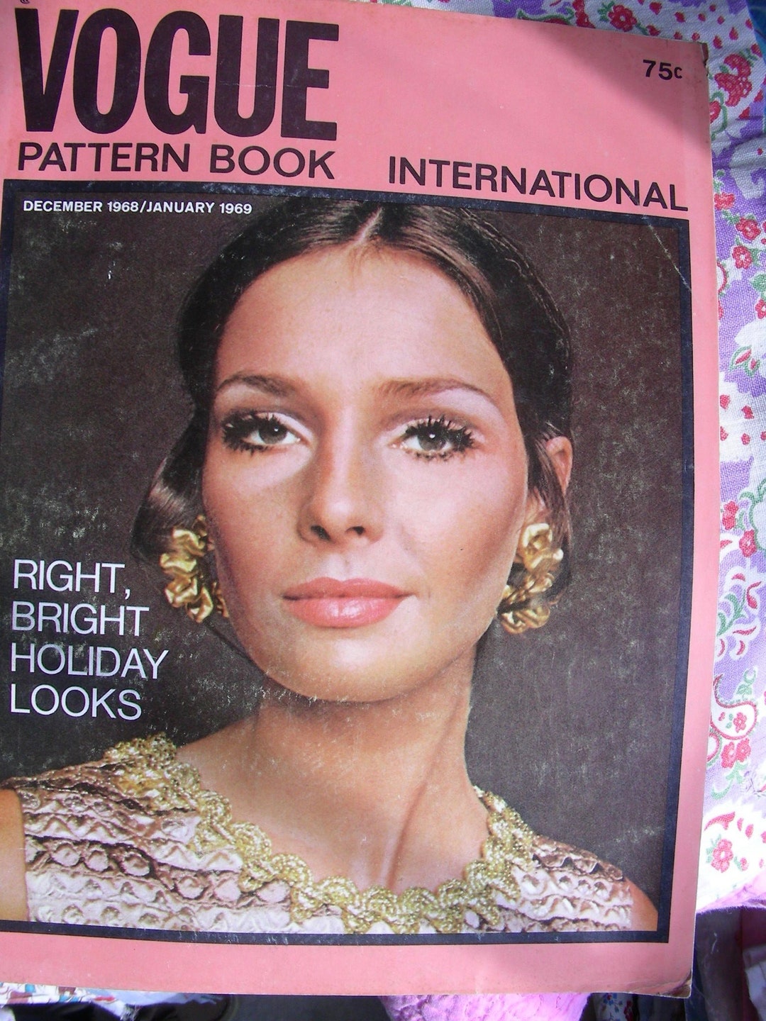 VOGUE INTERNATIONAL PATTERN Book Vogue Pattern Fashions Catalog - 88 ...