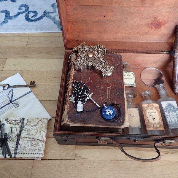 Vampire Hunting Kit - Etsy