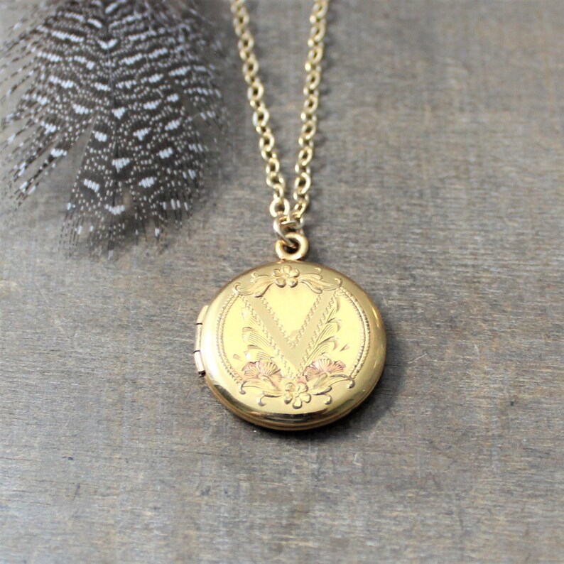 Gold Locket Pendant Round Locket Necklace Wedding Locket - Etsy