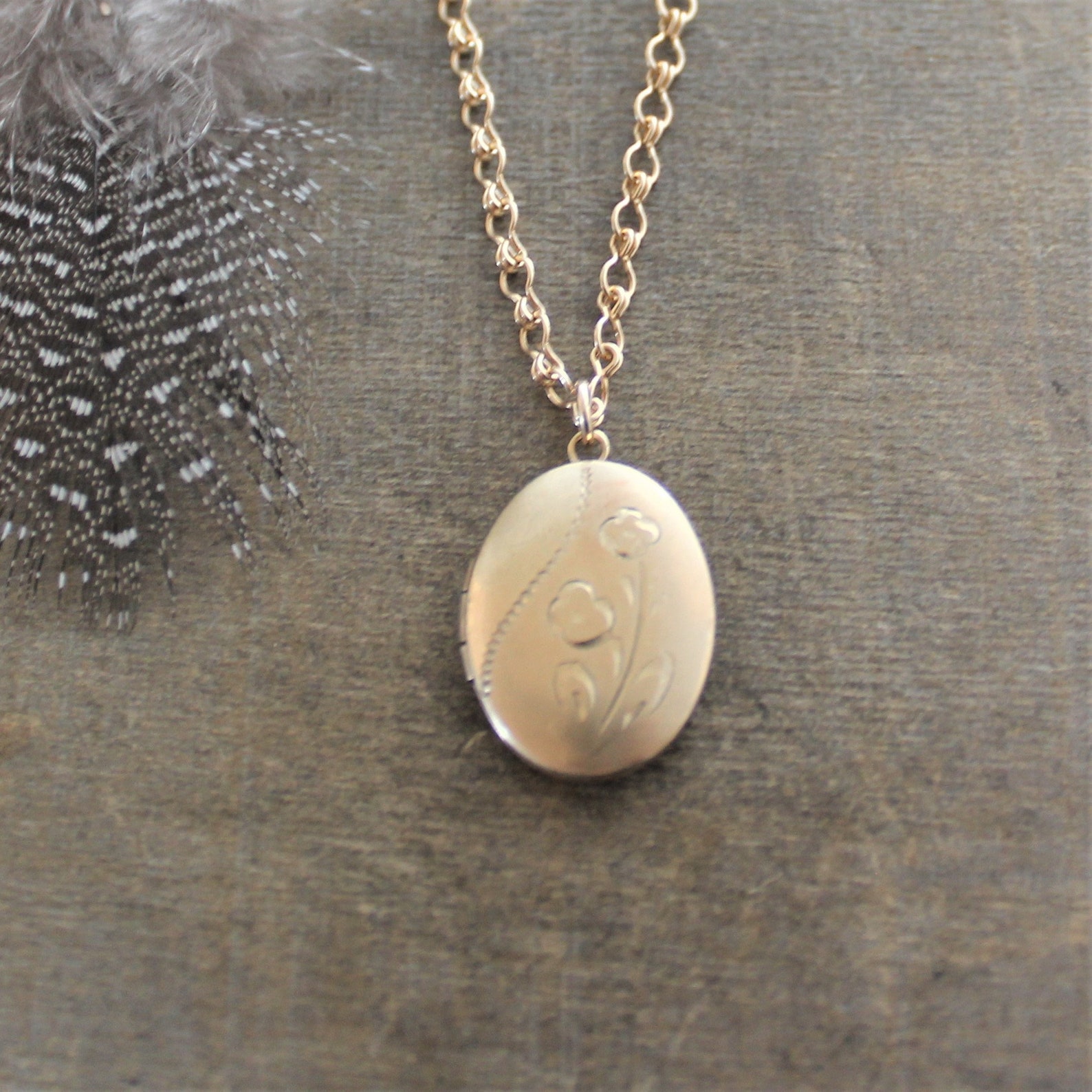 Gold Oval Locket Gold Photo Locket Gold Locket Neckalce - Etsy