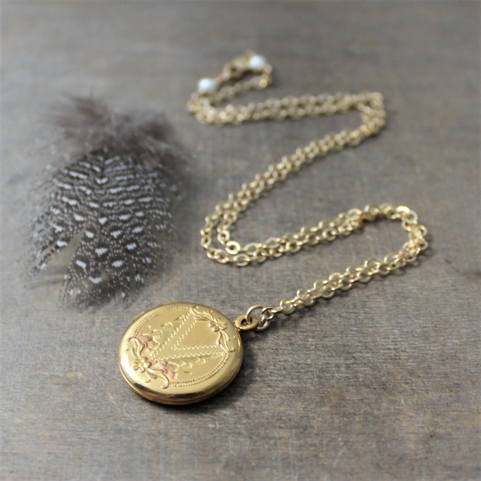 Gold Locket Pendant Round Locket Necklace Wedding Locket - Etsy