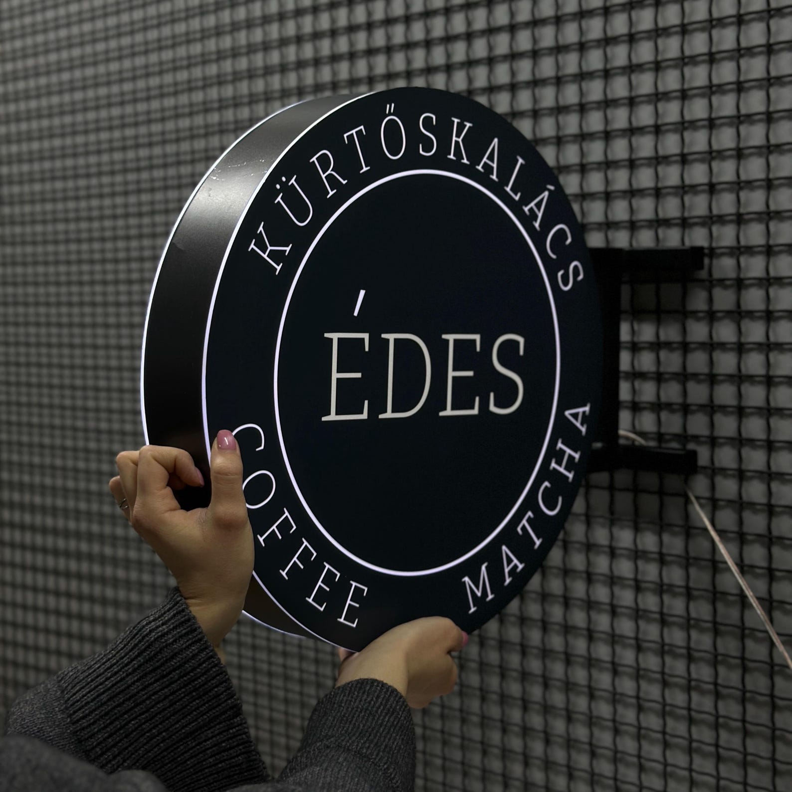 Round Double-sided LED Lightbox Sign | Custom Logo Wall Sign for Cafe ...