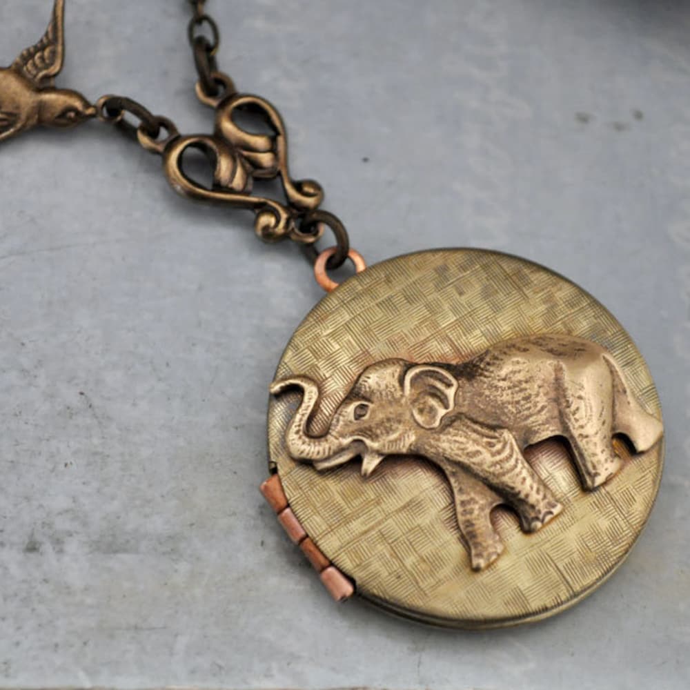 plasticouture - Etsy