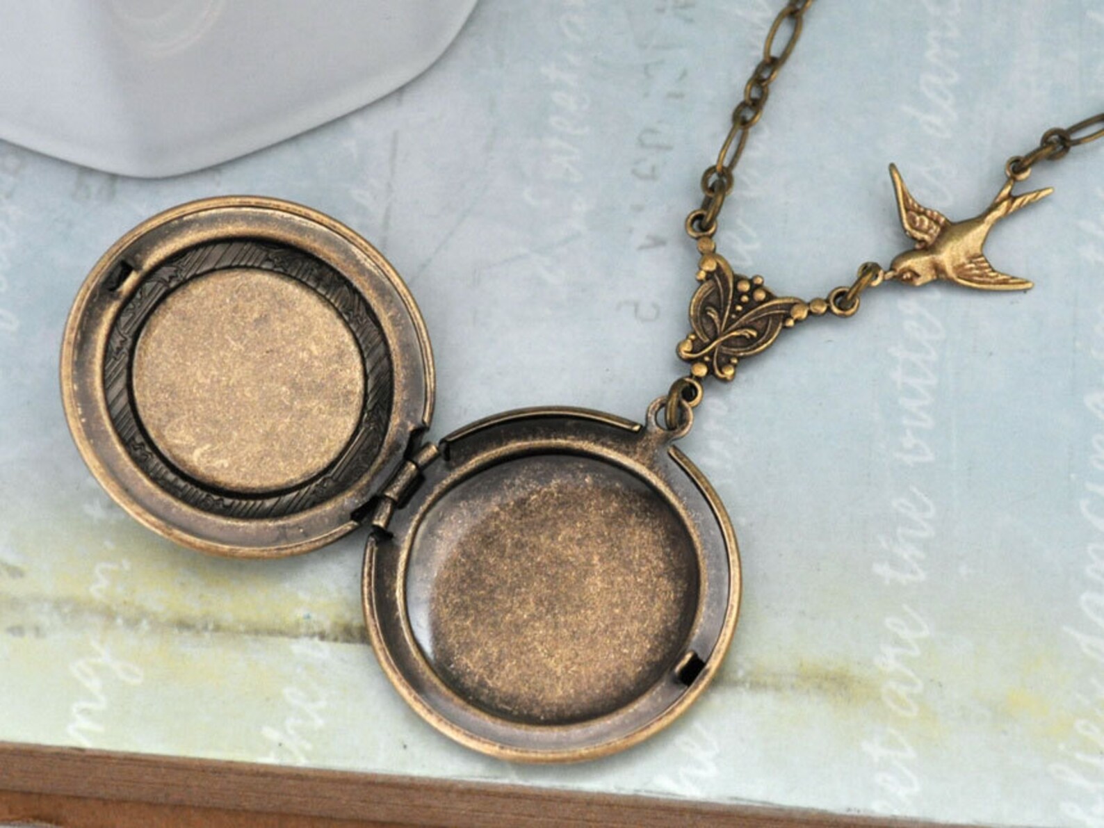 Antiqued brass compass locket necklace GUIDANCE vintage | Etsy