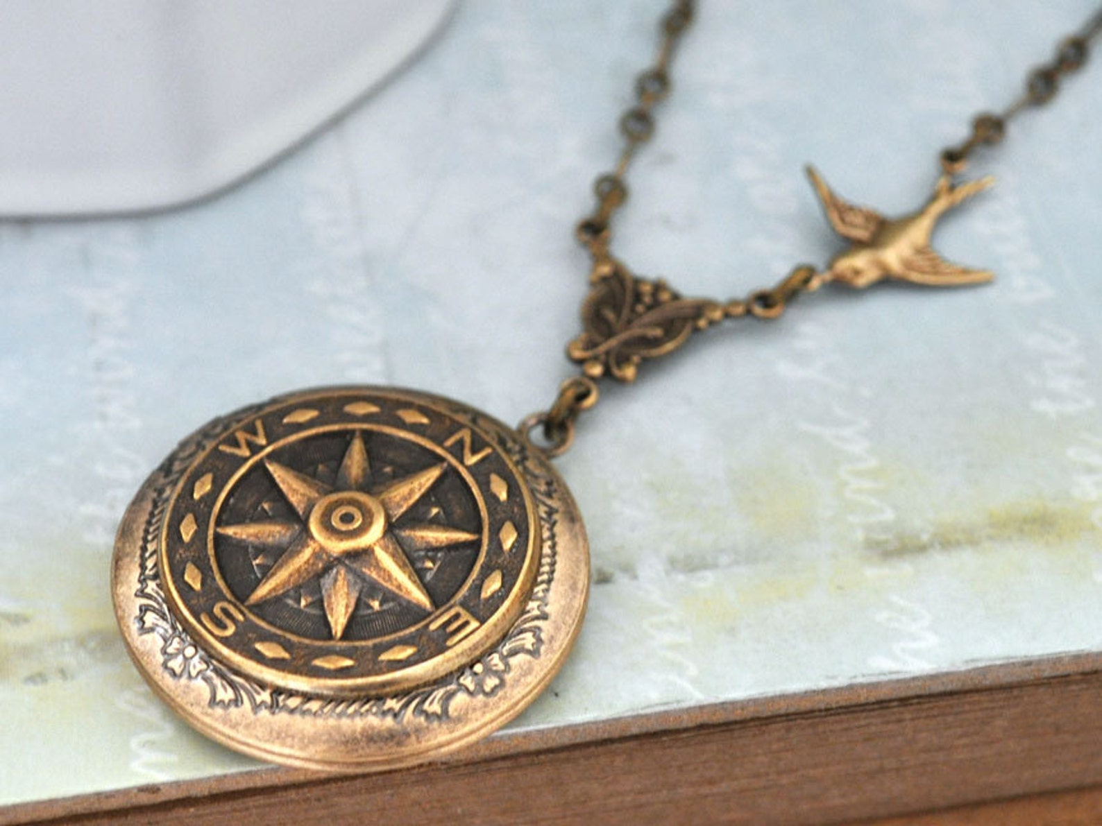Antiqued Brass Compass Locket Necklace GUIDANCE Vintage - Etsy
