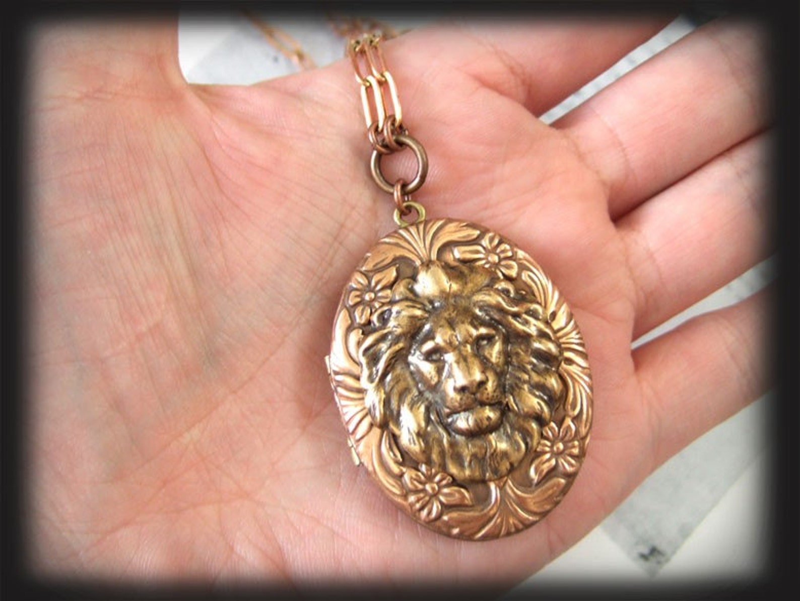 THE BRAVE ONE Vintage 70s Copper Locket Necklace - Etsy