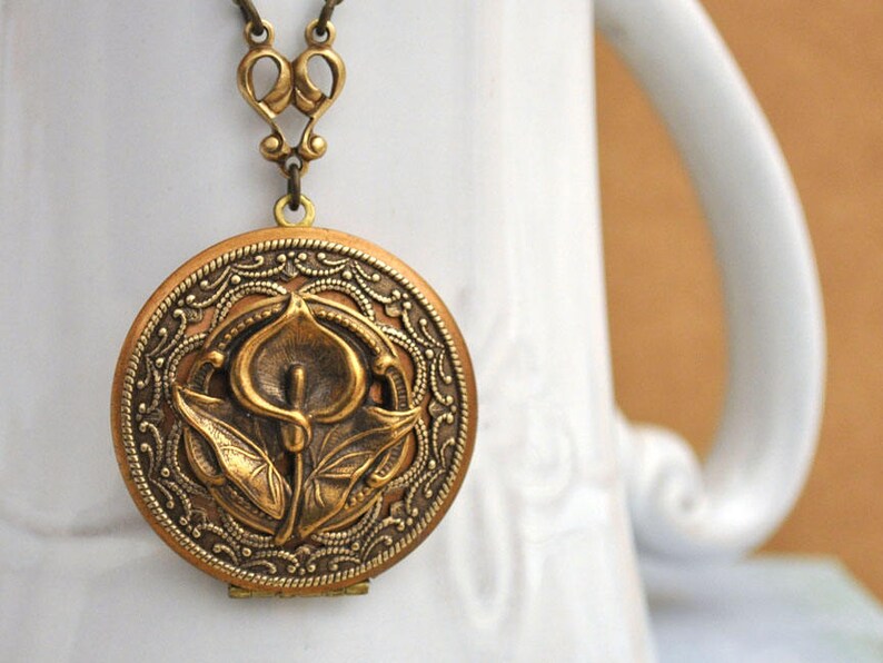 Vintage Locket Calla Lily Locket Floral Locket 70s Locket - Etsy
