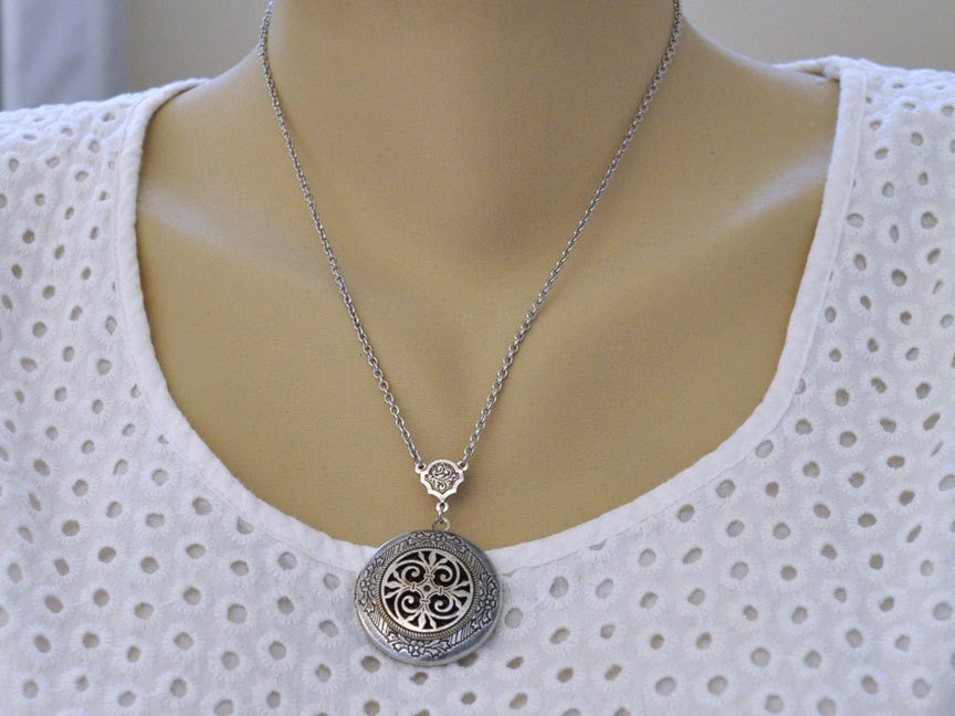 Silver Locket Necklace THE ETERNAL KNOT Celtic Knot Locket | Etsy