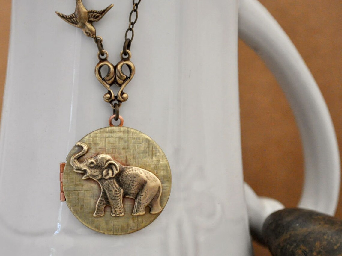 Vintage Elephant Locket BEST OF FRIENDS Baby Elephant and - Etsy