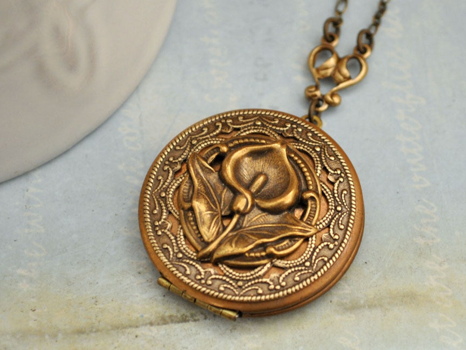 Vintage Locket Calla Lily Locket Floral Locket 70s Locket - Etsy