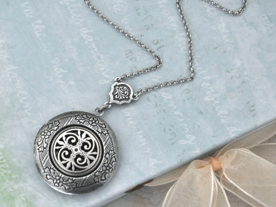 Silver Locket Necklace THE ETERNAL KNOT Celtic Knot Locket - Etsy