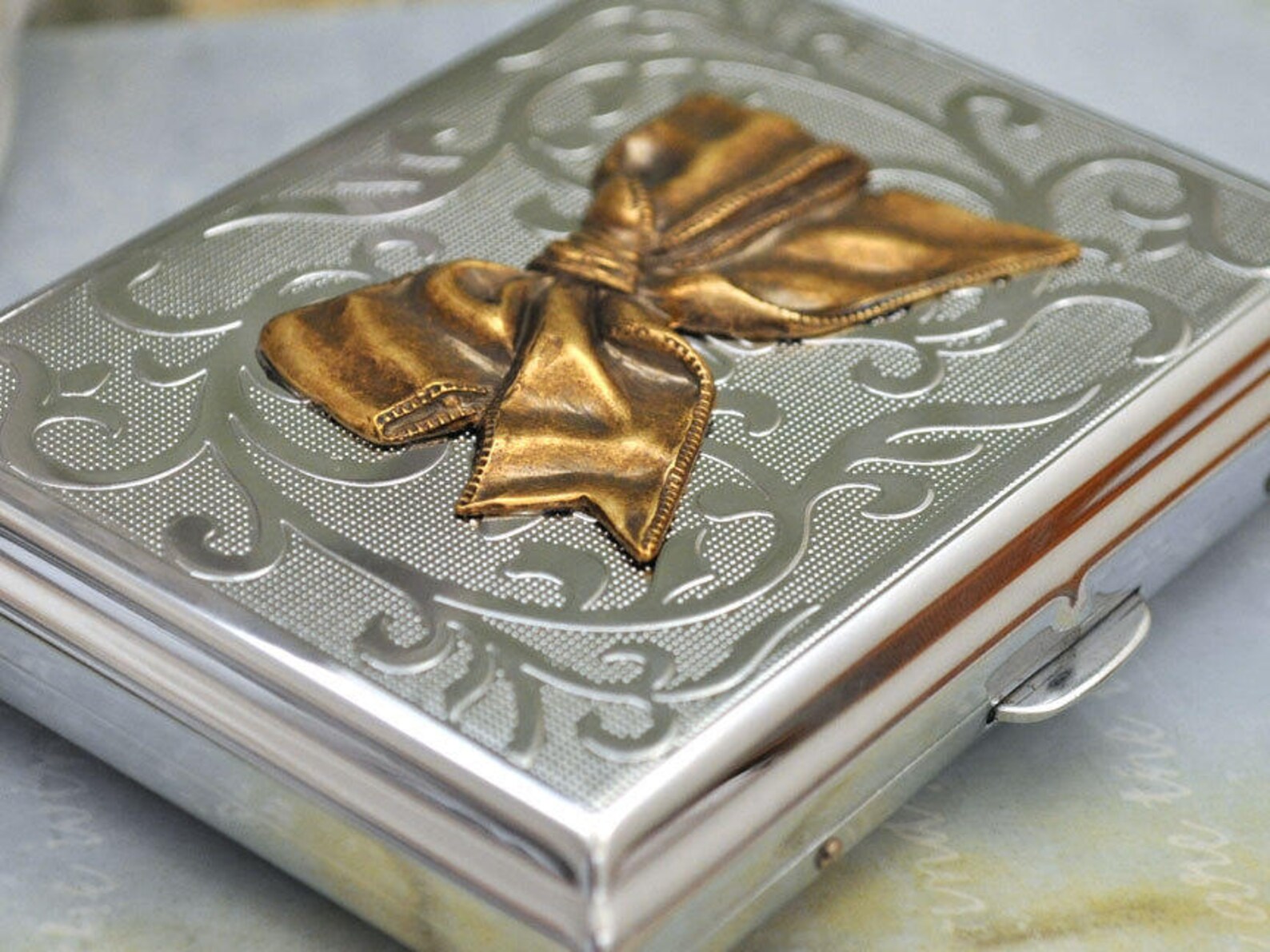 Vintage Style Ribbon Bow Business Card Case in Silver, Steel Money Case ...