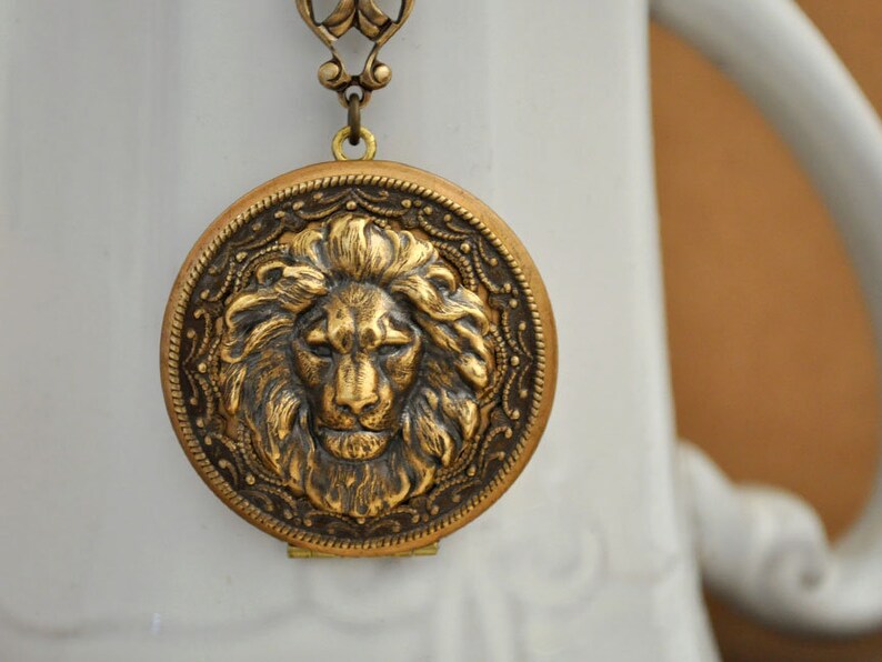 Lion Locket Vintage 70s Large Floral Brass Locket BRAVE ONE | Etsy