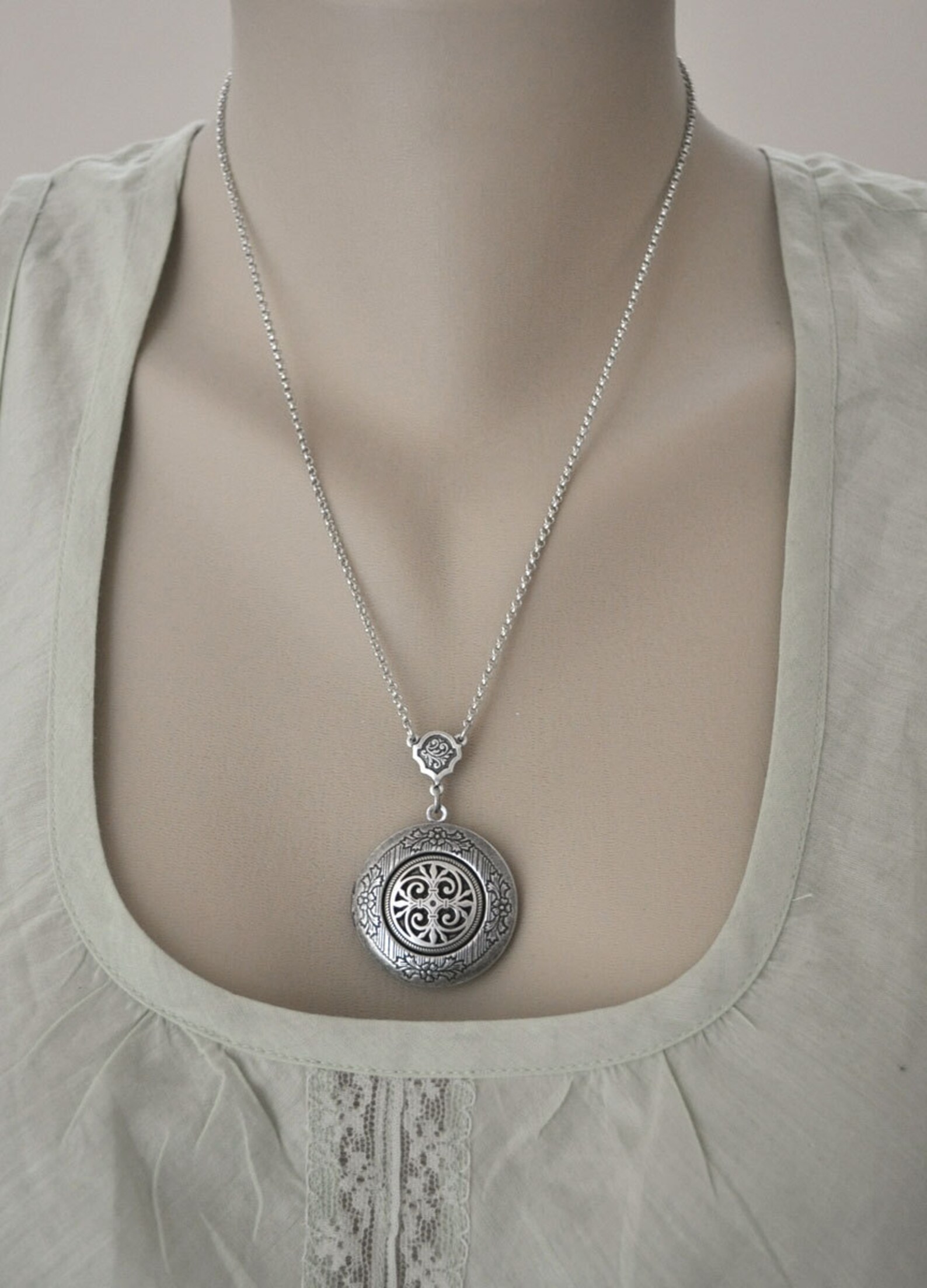 Silver Locket Necklace THE ETERNAL KNOT Celtic Knot Locket - Etsy