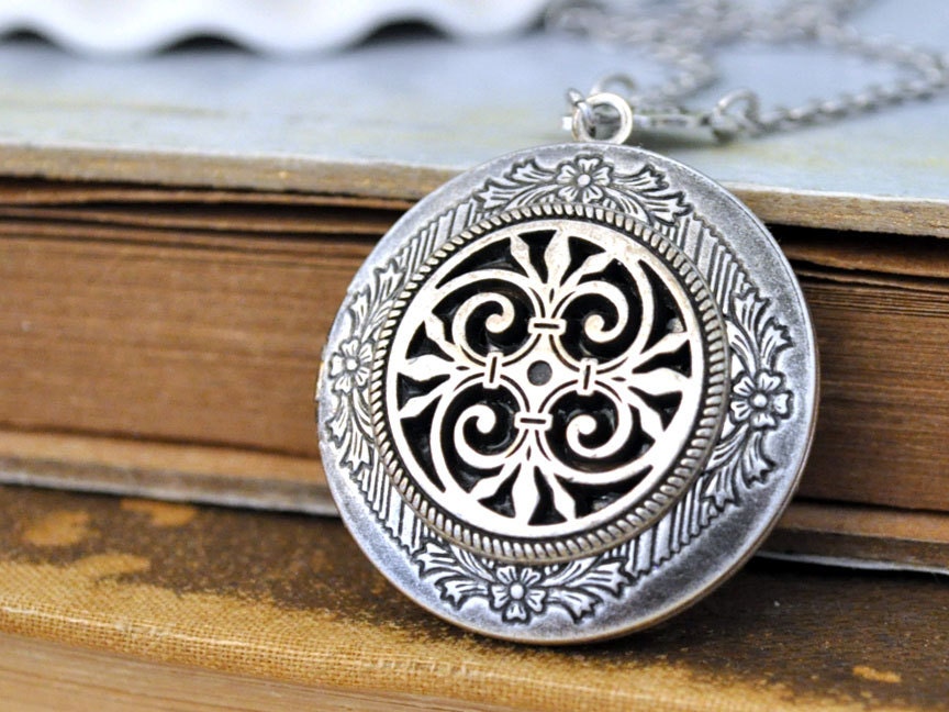 Silver Locket Necklace THE ETERNAL KNOT Celtic Knot Locket | Etsy