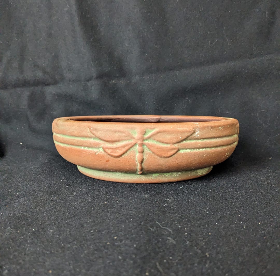 Antique C. 1910s Peter's and Reed Shallow Bowl in Moss Aztec Pattern ...