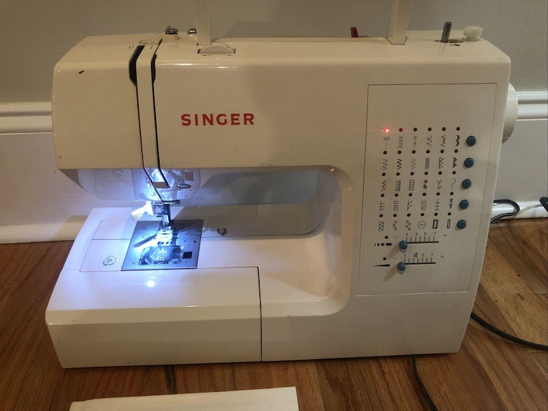 SINGER 7442 Electronic Sewing Machine With Foot Pedal Control and Power ...