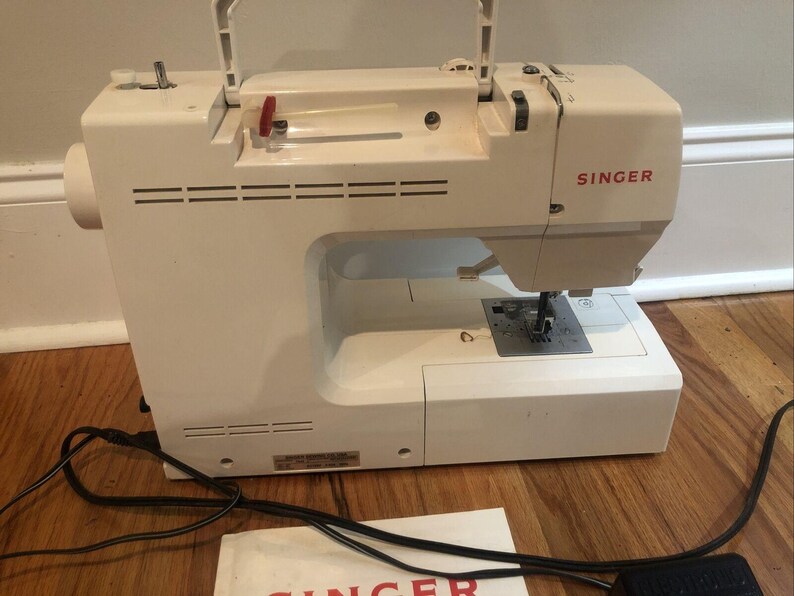 SINGER 7442 Electronic Sewing Machine With Foot Pedal Control and Power ...