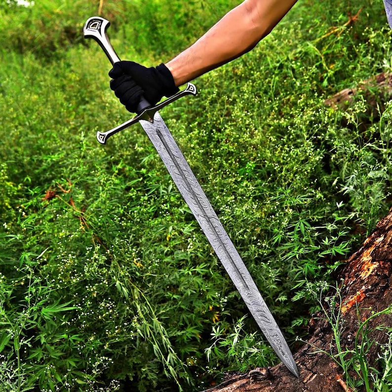 Hand-forged Medieval Longsword: Damascus Steel Knight Sword With ...