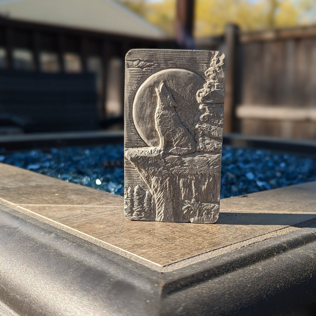 Wolf Statue, Wolf Statue for Altar, Concrete Wolf Altar Totem, Full ...