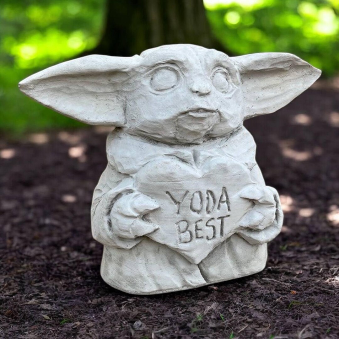 Backyard Yoda Figurine / Lawn Beton Art / Garden Decoration / Yoda ...