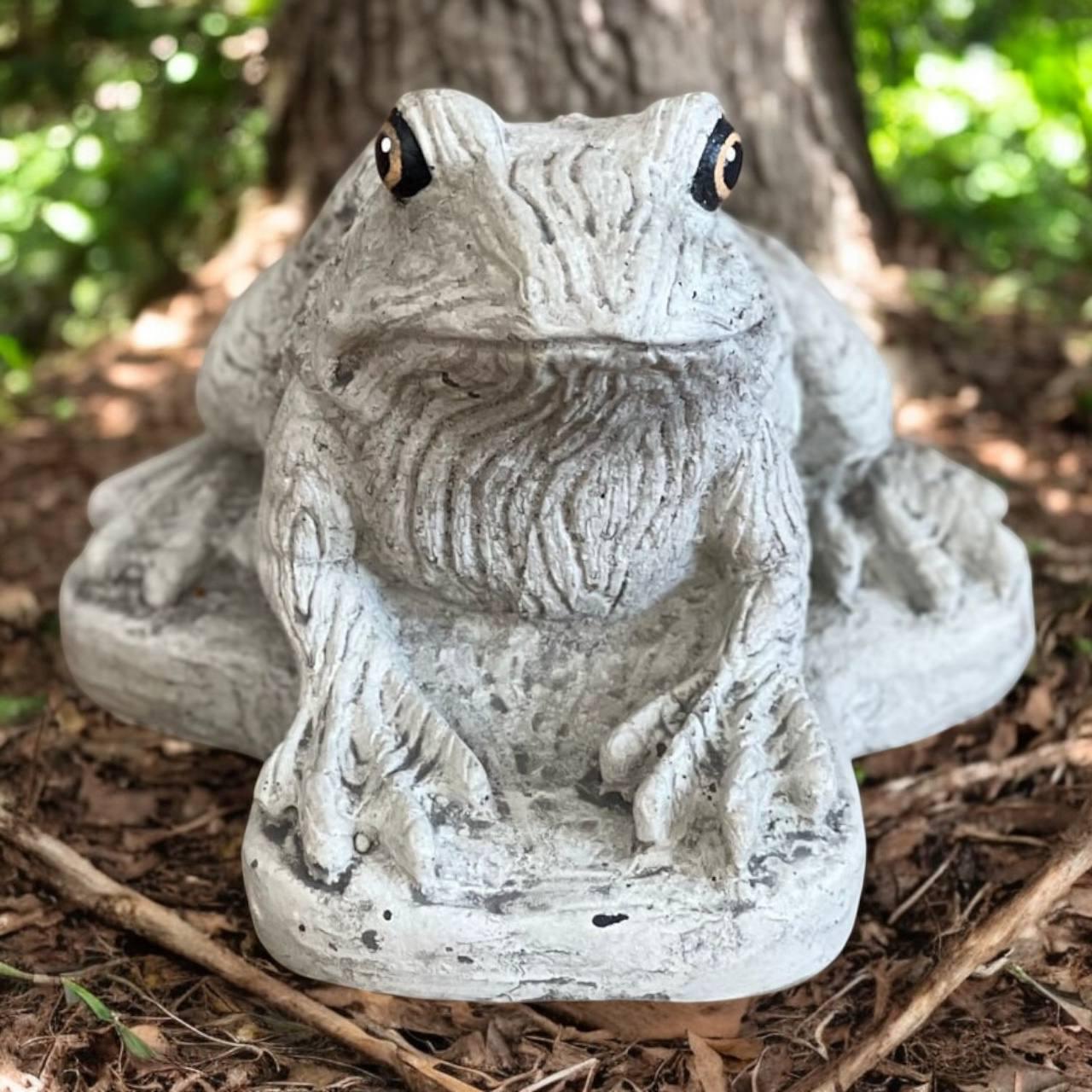 Garden Frog Statue / Outside Toad Decor / Frog Concrete Ornament ...