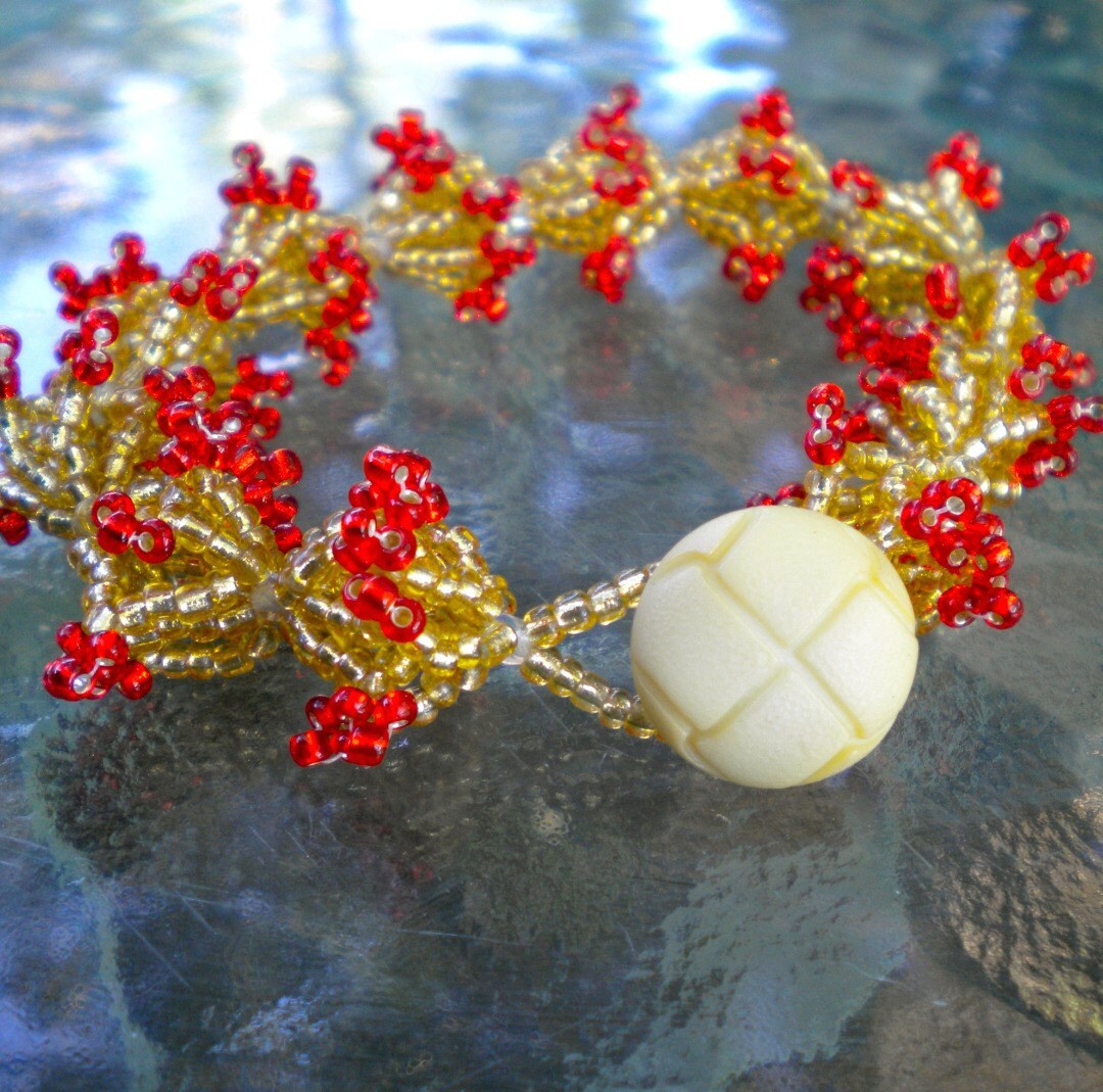 Bracelet Red Gold Beaded Zulu Flowerette Chain FREE SHIPPING - Etsy