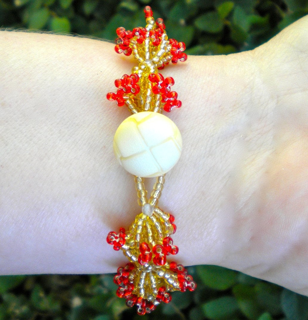 Bracelet Red Gold Beaded Zulu Flowerette Chain FREE SHIPPING - Etsy