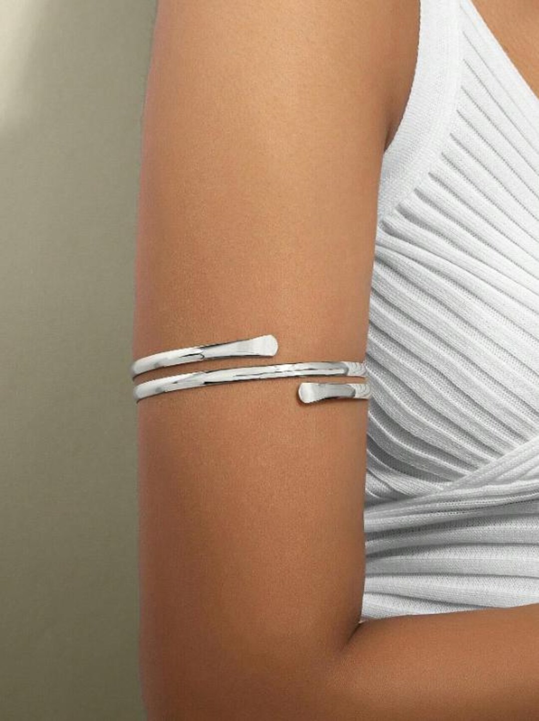 Chic Minimalist Arm Cuff Set: Elegant Gold Upper Arm Bands - Stylish ...