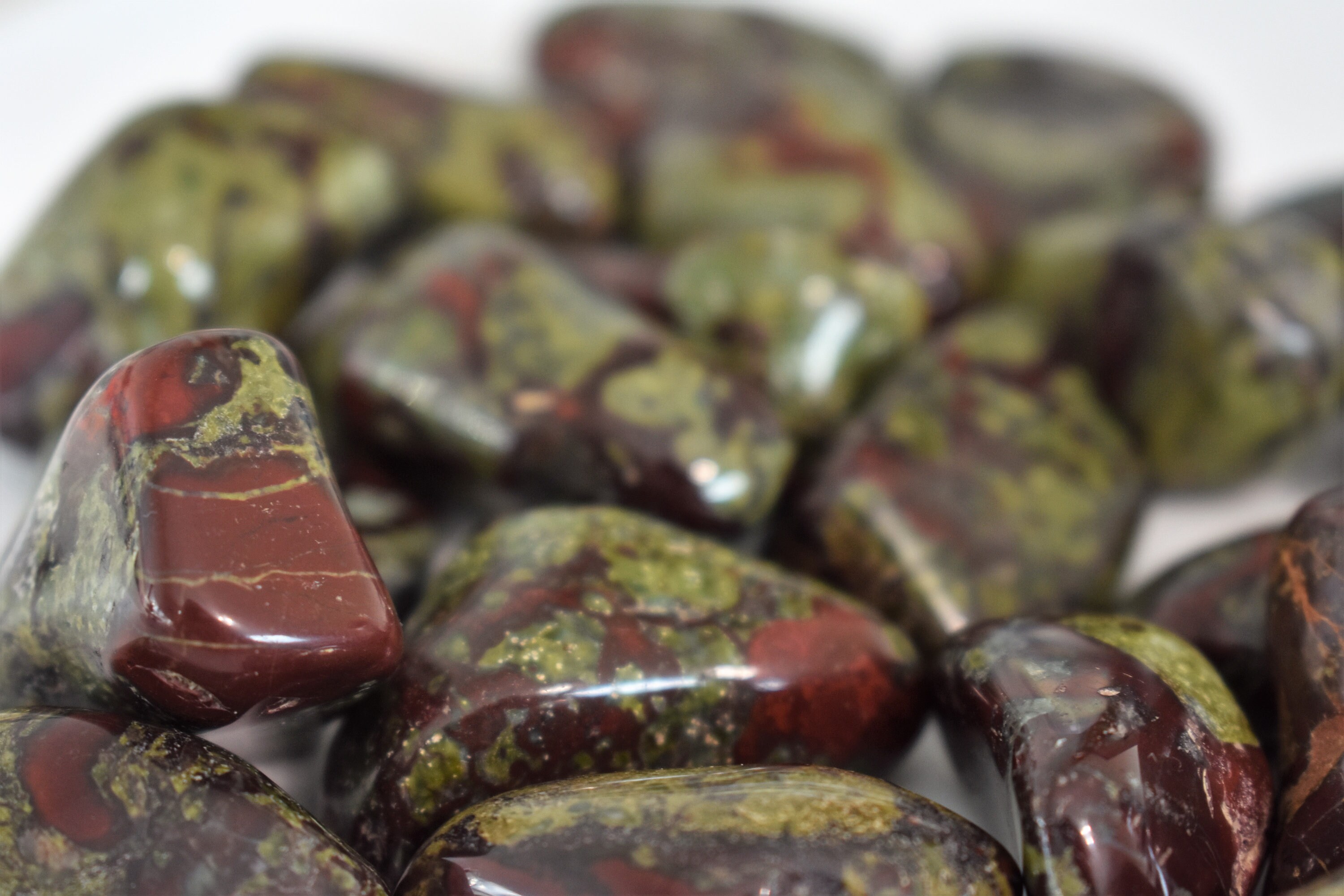Dragon Blood Jasper Natural Tumbled Stone Crystal Chakra - Etsy Norway