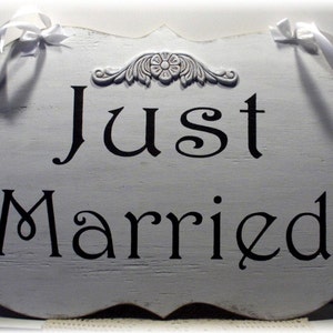Wedding Sign Here Comes the Bride/and They Lived Happily Ever After, 2 ...